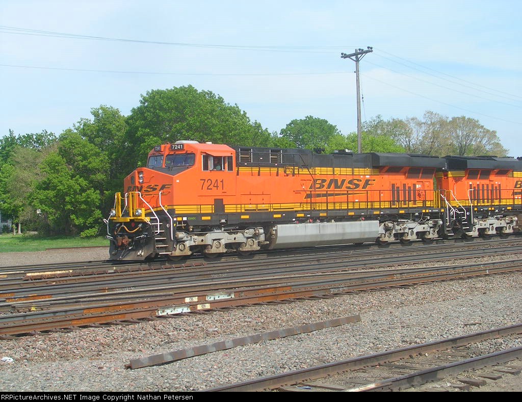 BNSF 7241